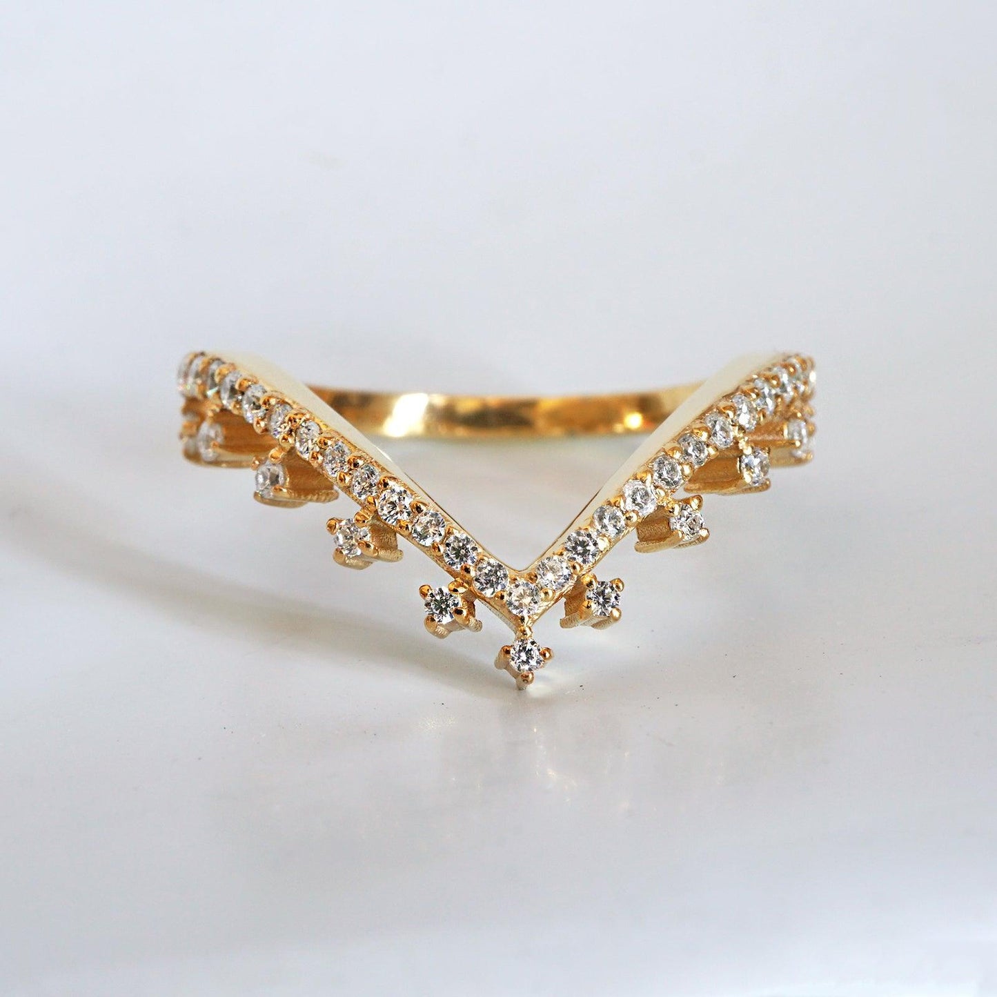14K & 18K Gold Monarch Curve Ring – Crown-Inspired Diamond Band | Tippy ...