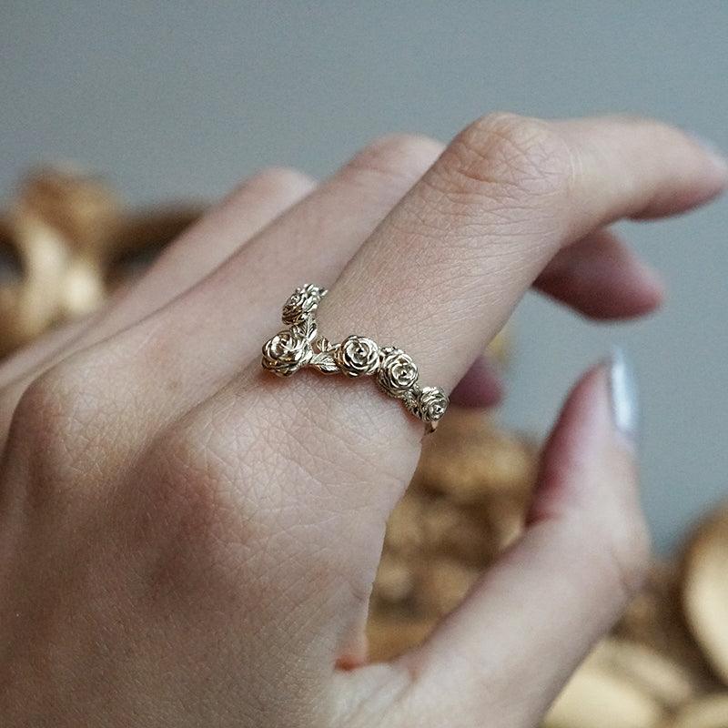Rose V Shape Ring in 14K and 18K Gold